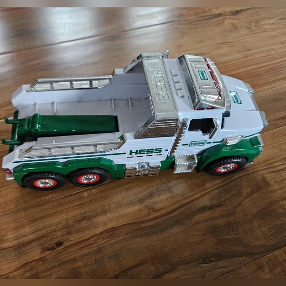 Hess | Toys | Hess Green And White Toy Tow Truck | Poshmark